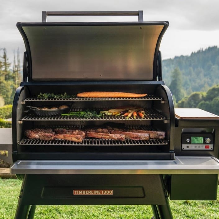 Traeger Pro 575 Black - Burns Feed Store